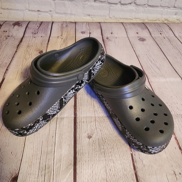 CROCS | Shoes | Crocs Clogs Womens 7 Mens 5 Black Crocband Snake Print ...